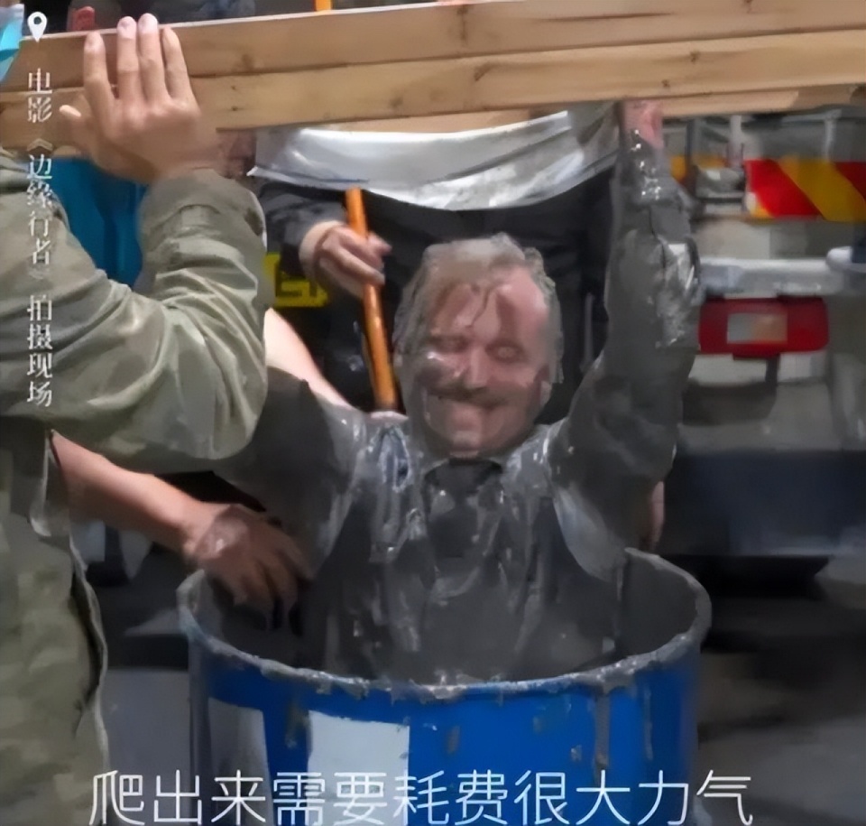 58岁河国荣自杀：入行不易、晚年潦倒，与妻子间的真爱令人动容_腾讯新闻