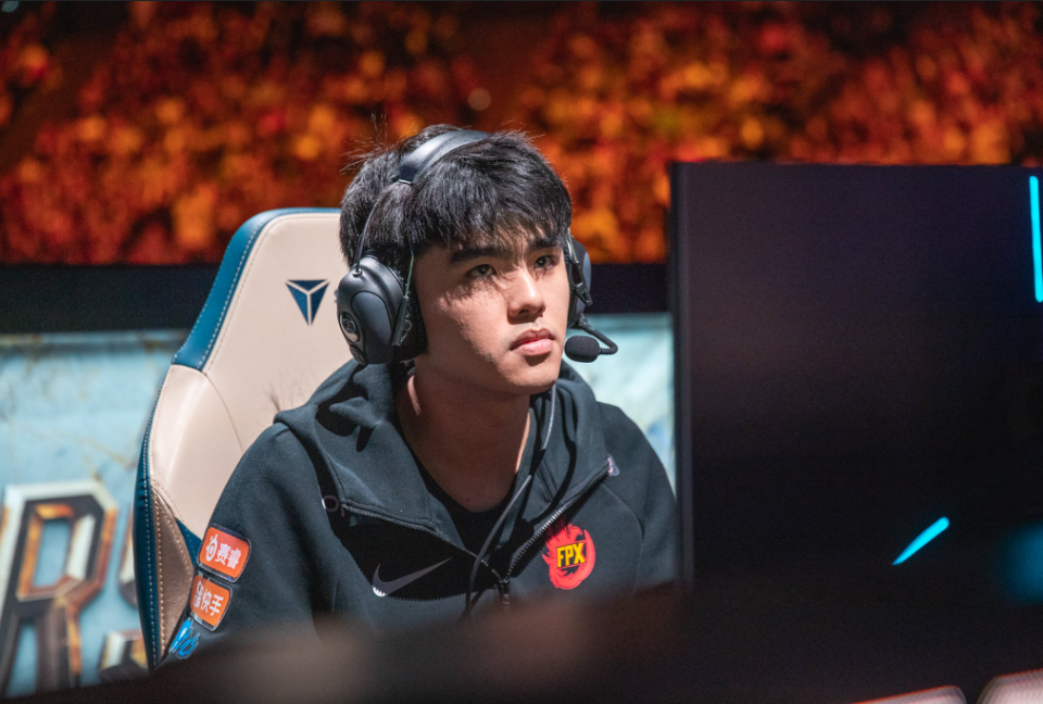 官宣Lwx不再续约！FPX战队S9冠军阵容已全员离队！_腾讯新闻