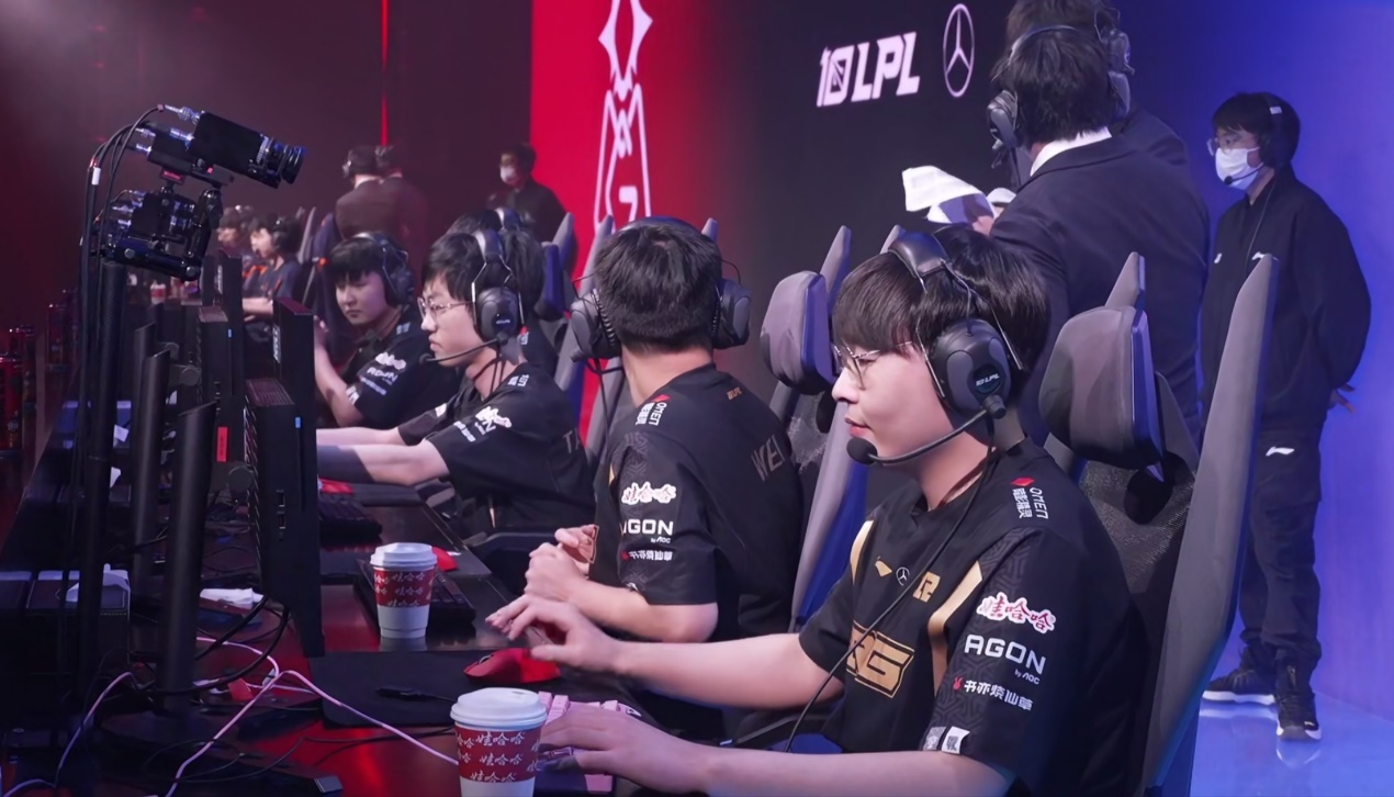 WBG突然开炮，RNG没有良心！赛前讽刺全华班嘴脸，小虎成交易筹码