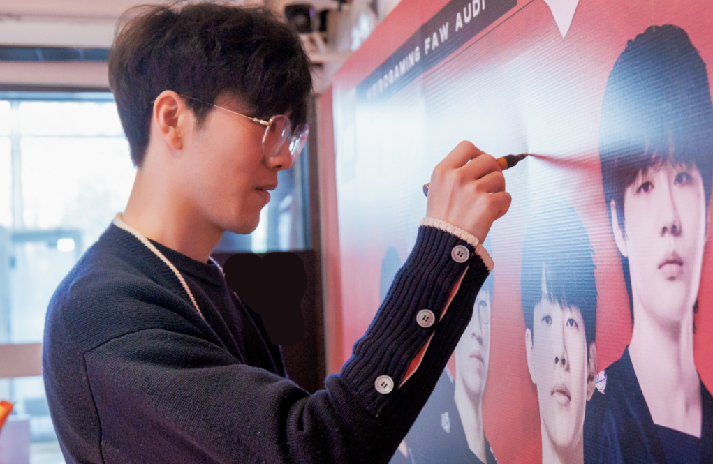 灯皇Light火力全开，WBG关键局力克OMG，Shanji赢得尊重