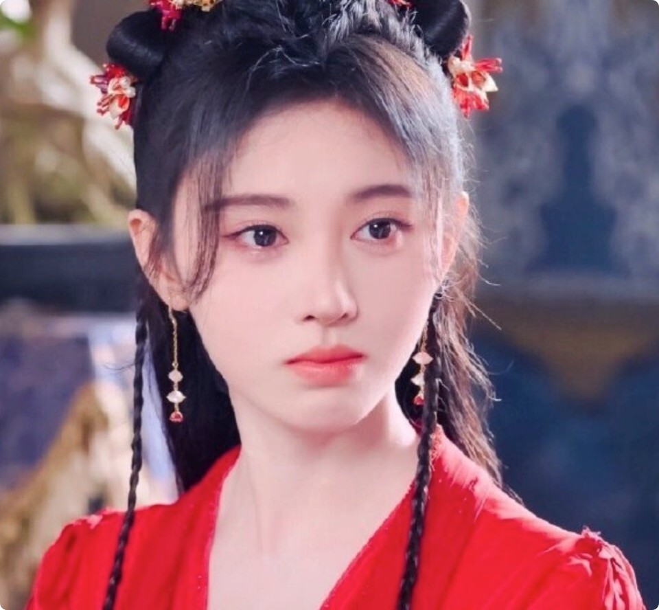 与马伊琍同框，46岁袁泉用松弛感证明，美人不在皮也不在骨，而在魂 -6parkbbs.com