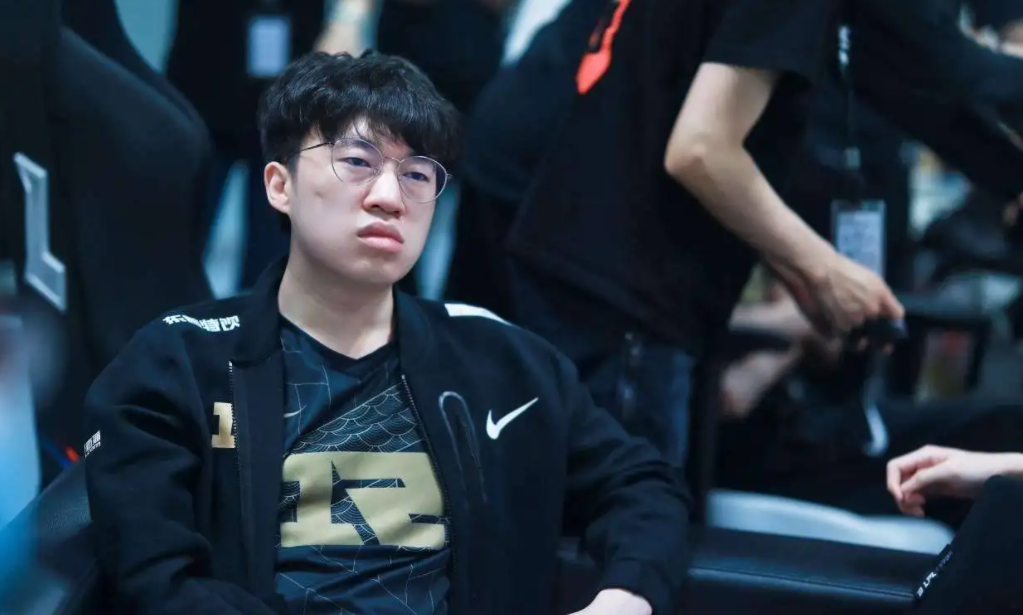 Theshy第9，UZI落选！韩网票选LOL历史十佳选手，原神哥进前2