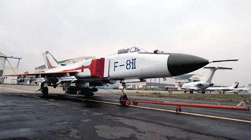 大饱眼福，央视《军迷之眼》探秘空军歼-8F，“八爷”能再战十年_腾讯新闻