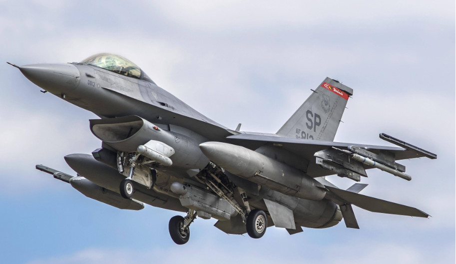 中国AKF-98A导弹亮相珠海，造型怪异，外媒：重新定义中国军事能力_腾讯新闻