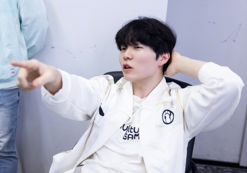 Duke接受采访，直言很怀念IG的时光，跟theshy和rookie还有联系_腾讯新闻