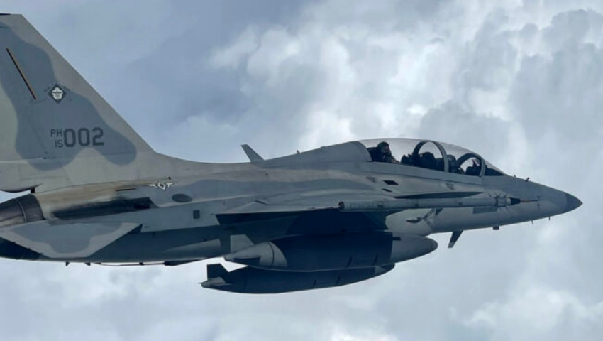 中国歼11B迎来“劲敌”：菲FA-50“击落”美F-22后，又击败鹰狮_腾讯新闻