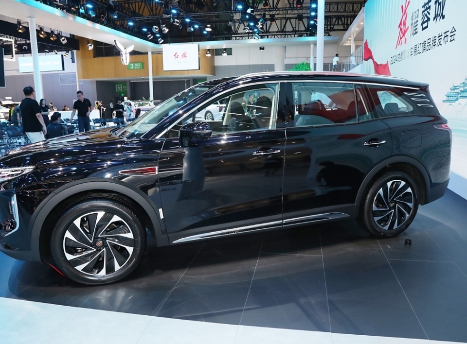 仅25.98万起，红旗HS7 PHEV能否成为中大型SUV的黑马？_腾讯新闻