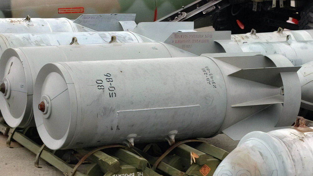 熊爪拂来——俄罗斯的应急改装滑翔炸弹_腾讯新闻