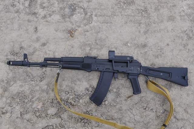 全球产量最多的14种枪械，AK产量过亿，英77系列排第二_腾讯新闻