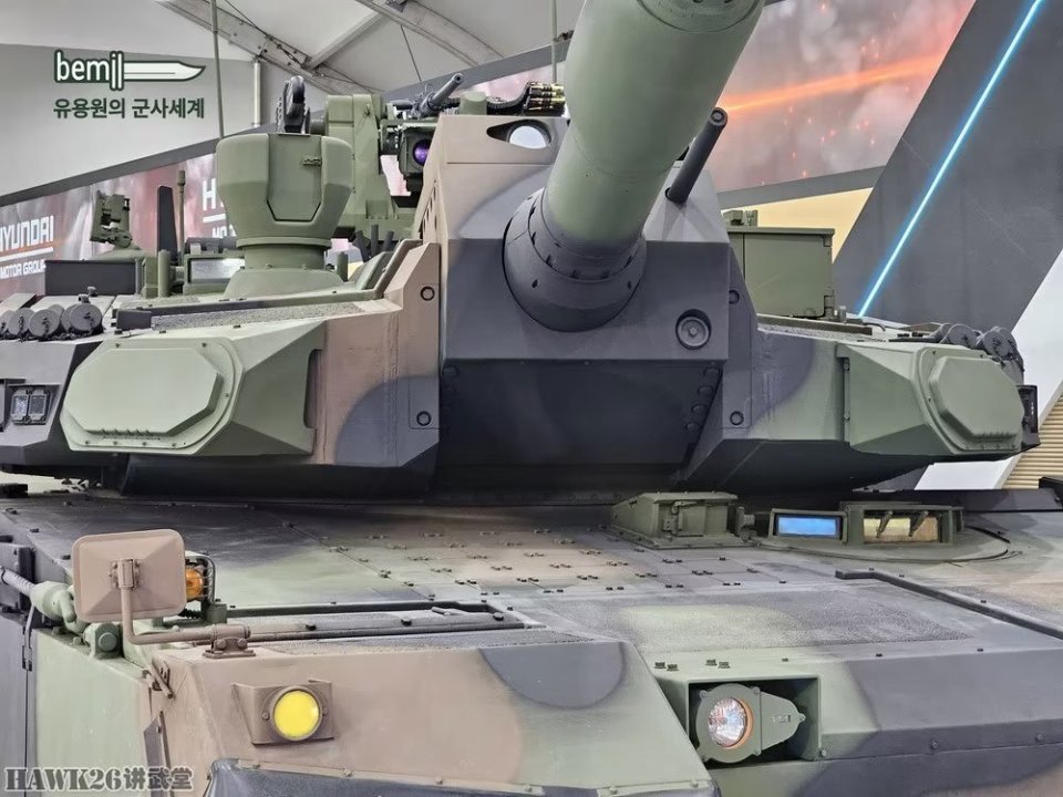 直击：韩国军警防务展览会 30吨步兵战车亮相 未来主战坦克很科幻_腾讯新闻