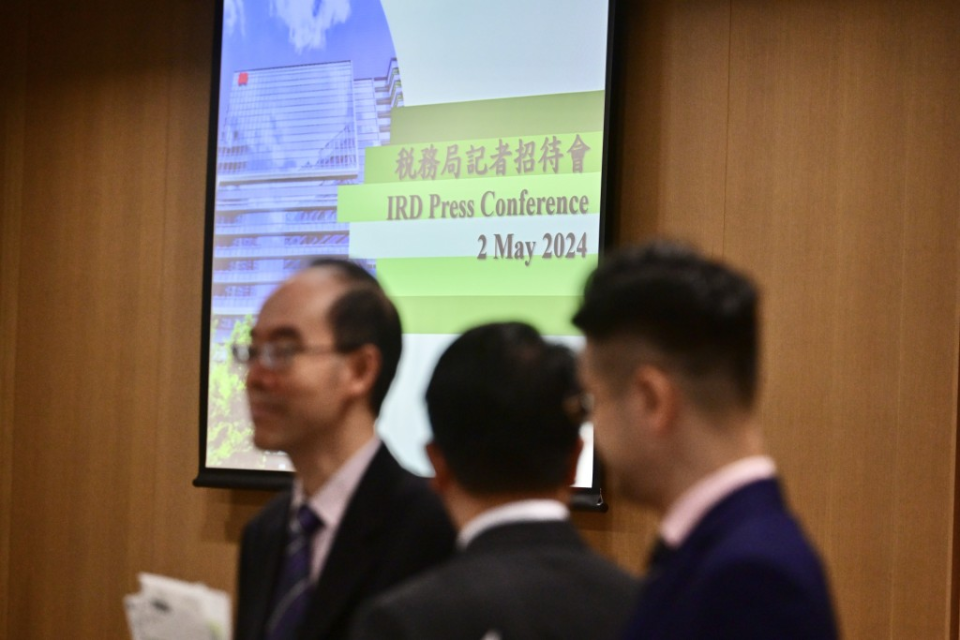 内地“五一”黄金周首日，超80万人次出入境香港 | 香港一日_腾讯新闻