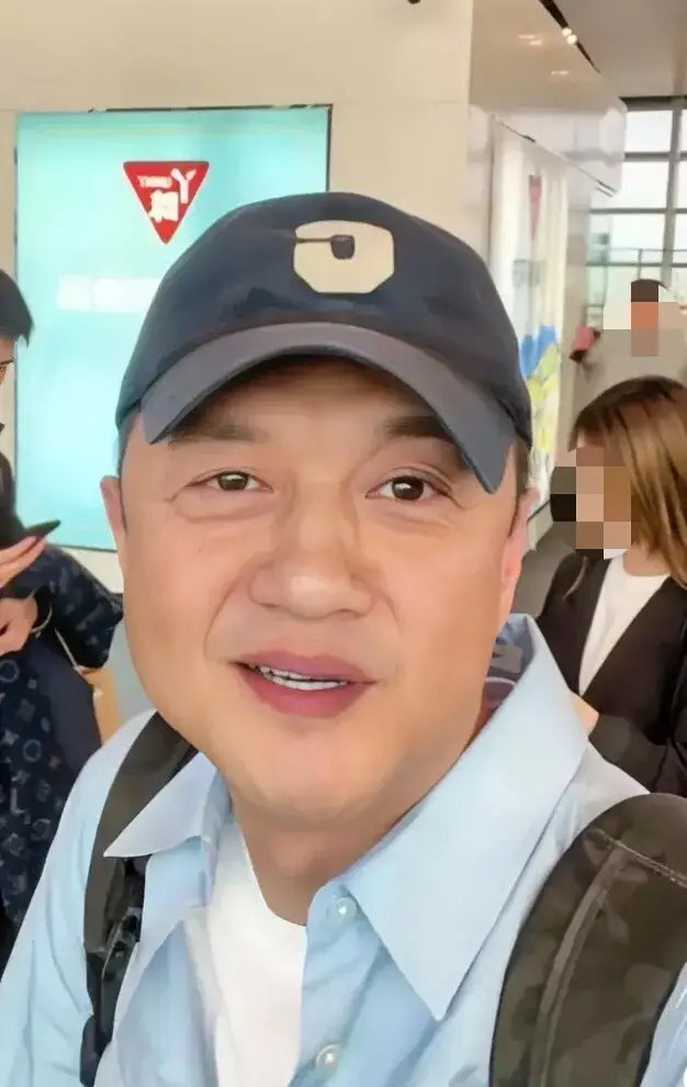 李亚鹏欠巨款被限制高消费，滞留在机场，女儿李嫣却在瑞士购物_腾讯新闻
