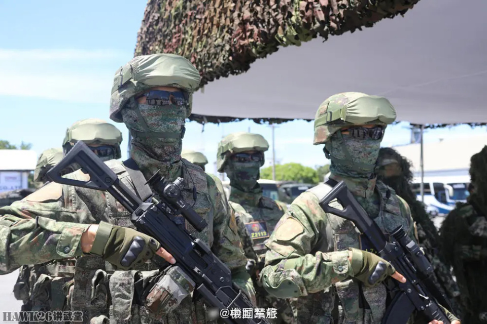 海外谈中国：QJB-201轻机枪采用双路供弹 大幅提升步兵班作战能力_腾讯新闻