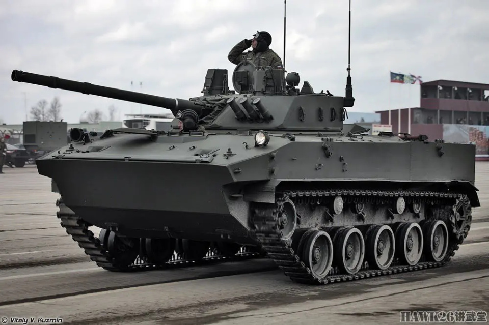 俄罗斯军队接收一批全新制造的BMP-3步兵战车和BMD-4M伞兵战车_腾讯新闻