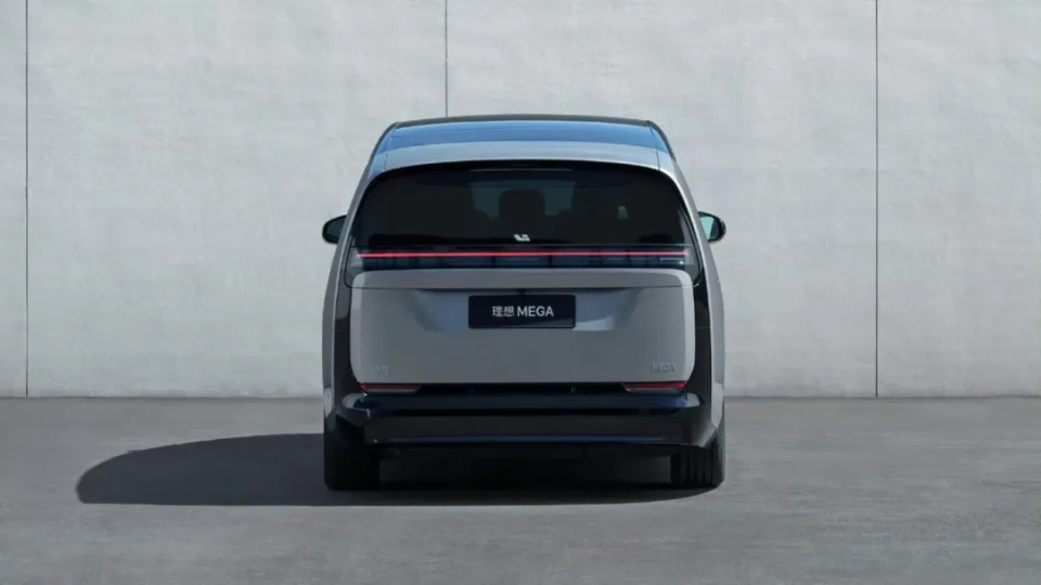 理想首款纯电 SUV i8 亮相，全力反击问界 M8_腾讯新闻