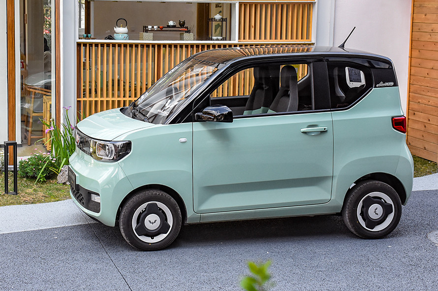 人民的代步车，新宏光MINIEV又被认可，上市45天卖出25000+台_腾讯新闻