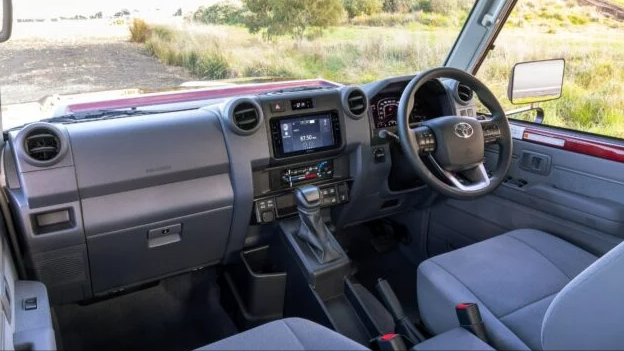 设计硬派！全新24款丰田LC70首发，2.8T引擎，约合人民币37万元_腾讯新闻