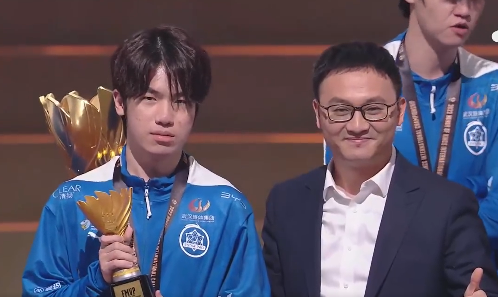 eStar花海稳坐第一打野，终迎首款FMVP皮肤，把黑粉都打服了！