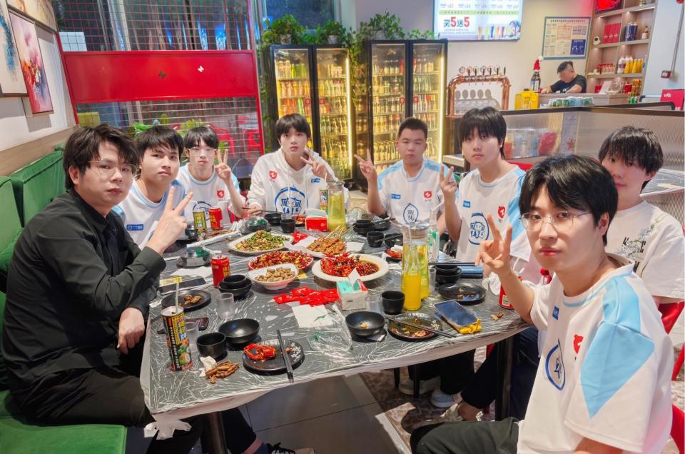 LoveCD称AG教练组无视阵容合理性，KPL已变天，KSG和TTG崛起_腾讯新闻