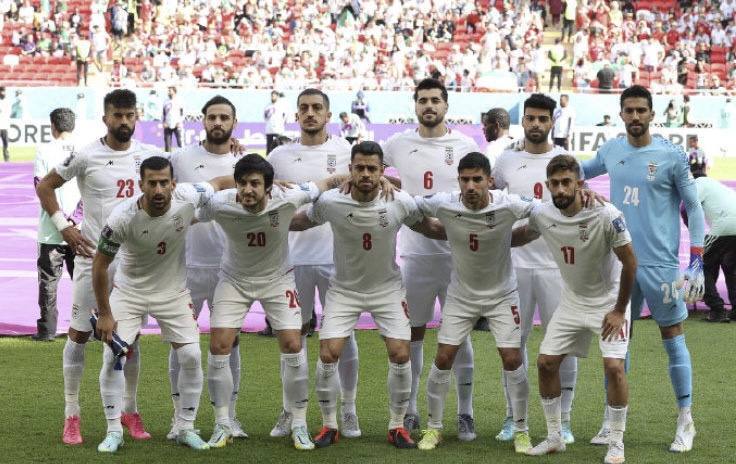 2-0！伊朗最后3分钟连进2球，绝杀威尔士，伊朗球迷疯狂庆祝！_腾讯新闻