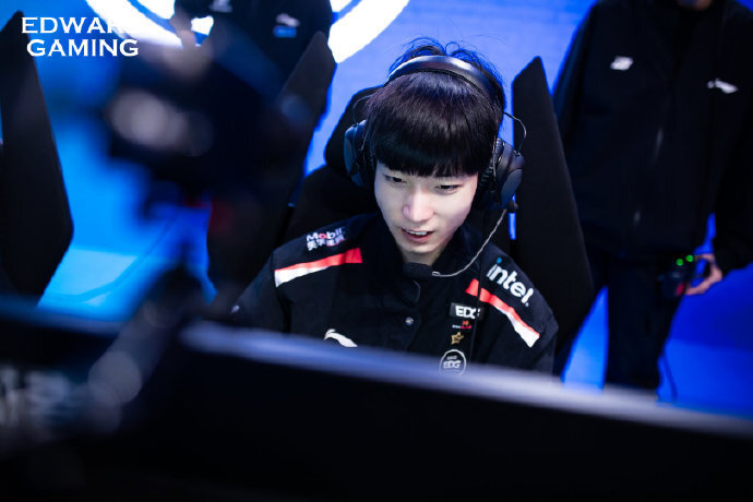 LOL：EDG终究离不开韩援AD，Leave首发地位不保，不如Hope_腾讯新闻