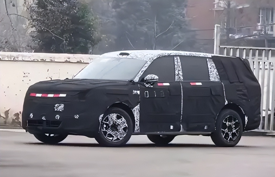 小米YU8首次曝光！硬派方盒子造型，大5座增程SUV，预计23.99万起_腾讯新闻
