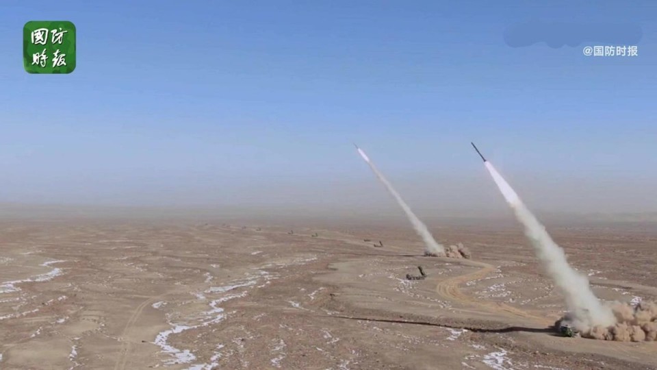 外媒：中国PHL-16多管火箭炮射程超越美国海马斯 最远可达500公里_腾讯新闻