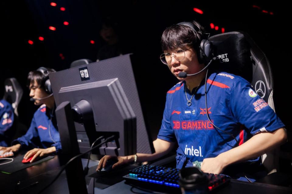 国外网友热议JDG晋级四强：Ruler才是ADC之王！对不起了Uzi_腾讯新闻