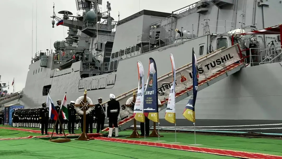 打仗不影响赚钱，11356M护卫舰交付印度海军，该舰本属于黑海舰队_腾讯新闻