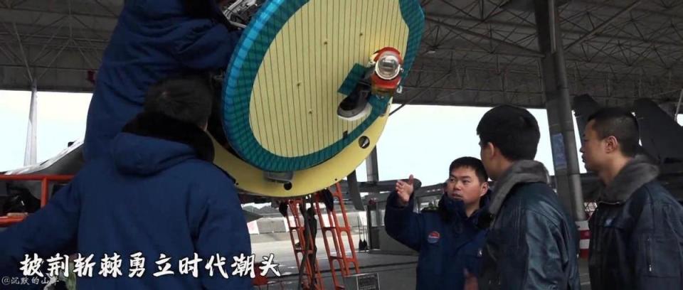 近百架重型机退居二线，解放军这么壕？打开雷达罩那一刻，理解了_腾讯新闻