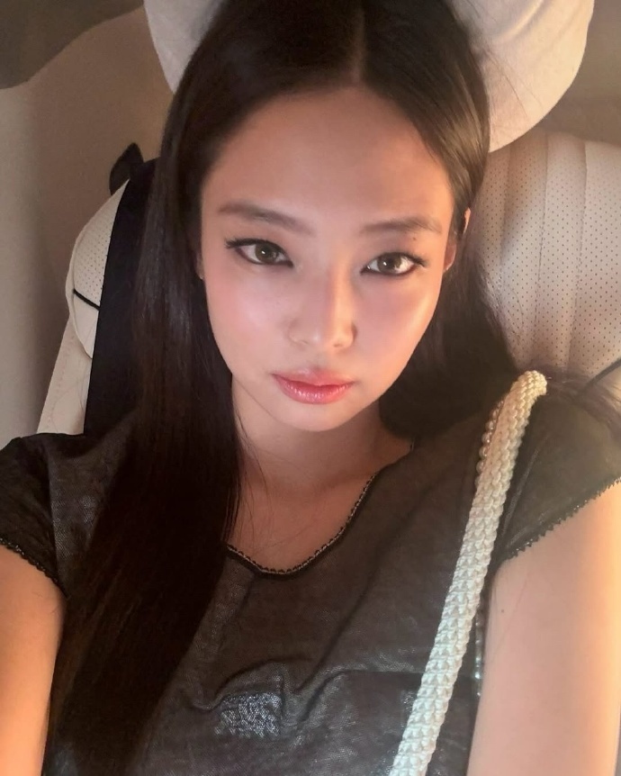 Jennie出道后首张正规专辑，将于3月7日发布_腾讯新闻