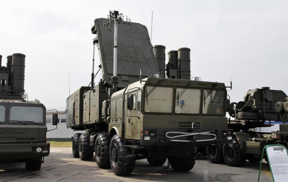 俄军S-400被“海马斯”炸毁，同款导弹台湾也有，我们能防住吗？_腾讯新闻