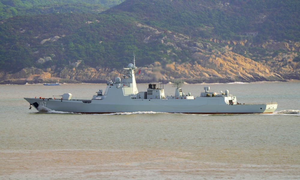 大连厂传来好消息，3艘052DL等待下水，052D总数即将突破30艘！_腾讯新闻
