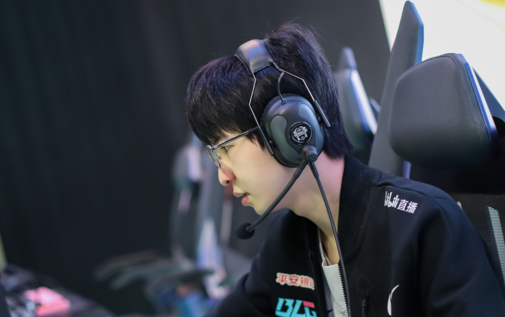 微博杯：Elk痛击老东家！BLG击败WEA晋级四强