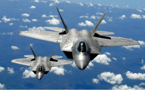 美F-22“猛禽”战机：空中霸主的传奇之作，全球5代机中的天花板_腾讯新闻