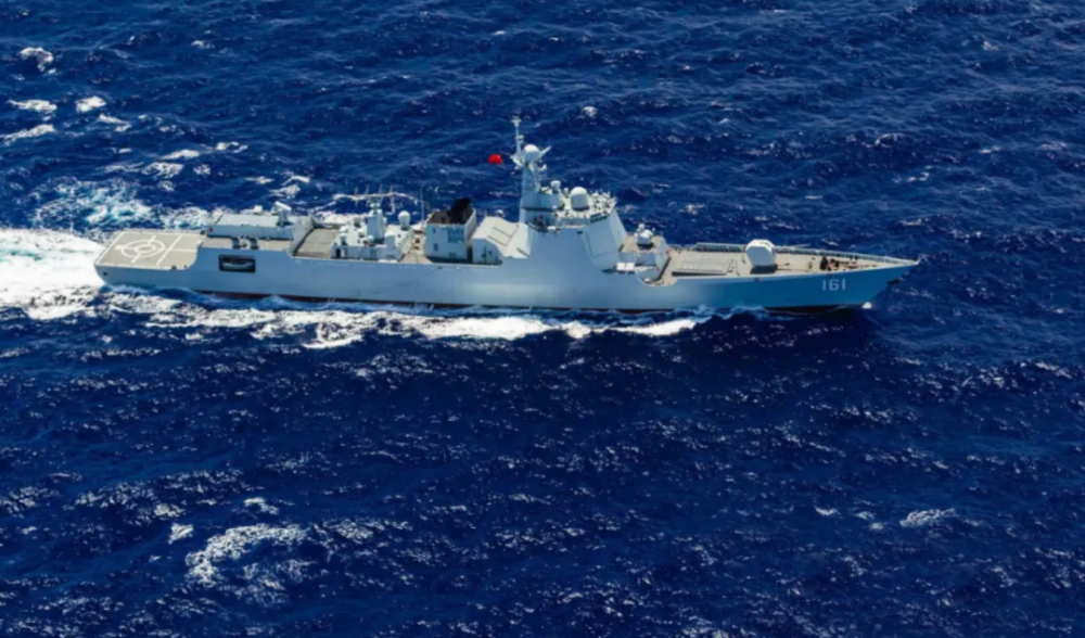 052D驱逐舰有四个批次，即将入列38艘的规模，战力强悍仅次于055型大驱_腾讯新闻