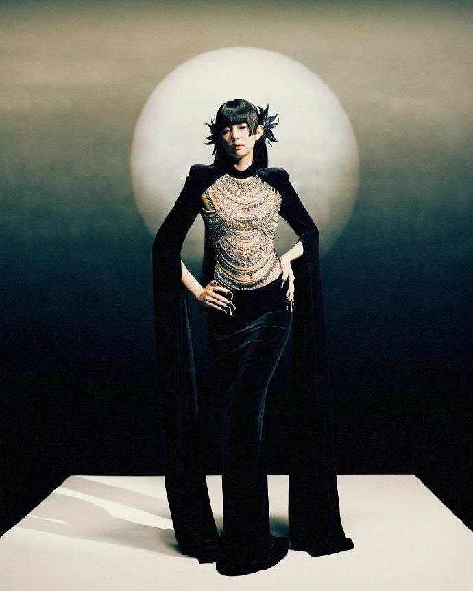 韩星Jennie新歌MV上线，展示超强刀群舞实力_腾讯新闻