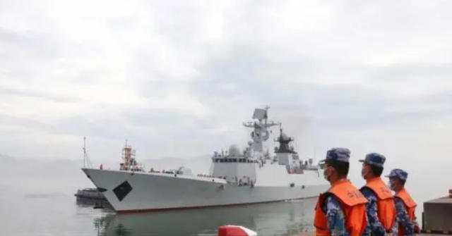 054AG型护卫舰：开始服役护卫舰支队，不再分配给驱逐舰支队_腾讯新闻