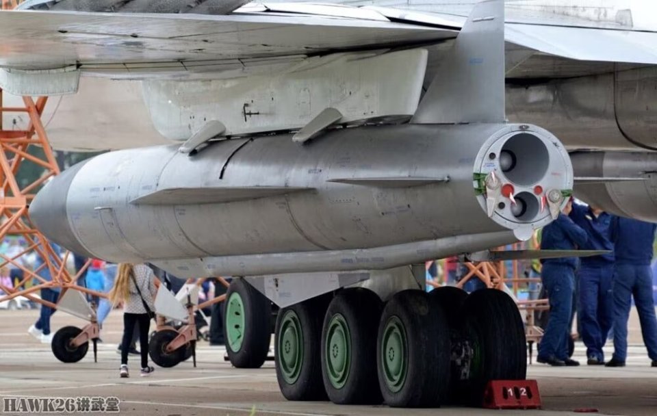 图说：Kh-32反舰导弹轻松击沉美国航母 俄罗斯却用来空袭乌克兰_腾讯新闻