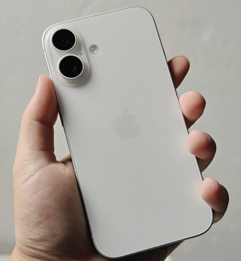 华为和苹果手机哪个更好？华为mate70、iphone 16该怎么选？_腾讯新闻