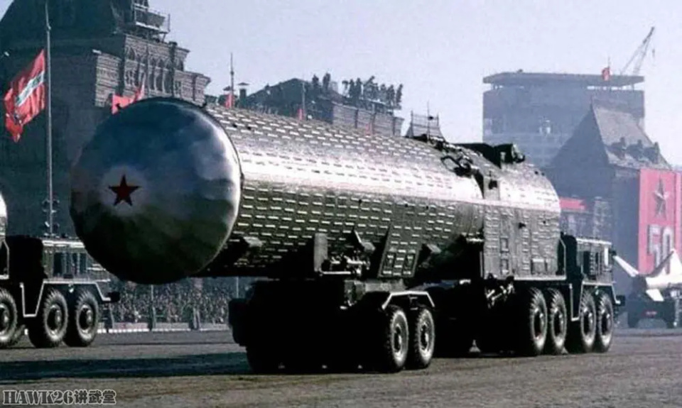 MAZ-535重型牵引车 苏联四轴越野卡车开山之作“暴力美学”起源_腾讯新闻