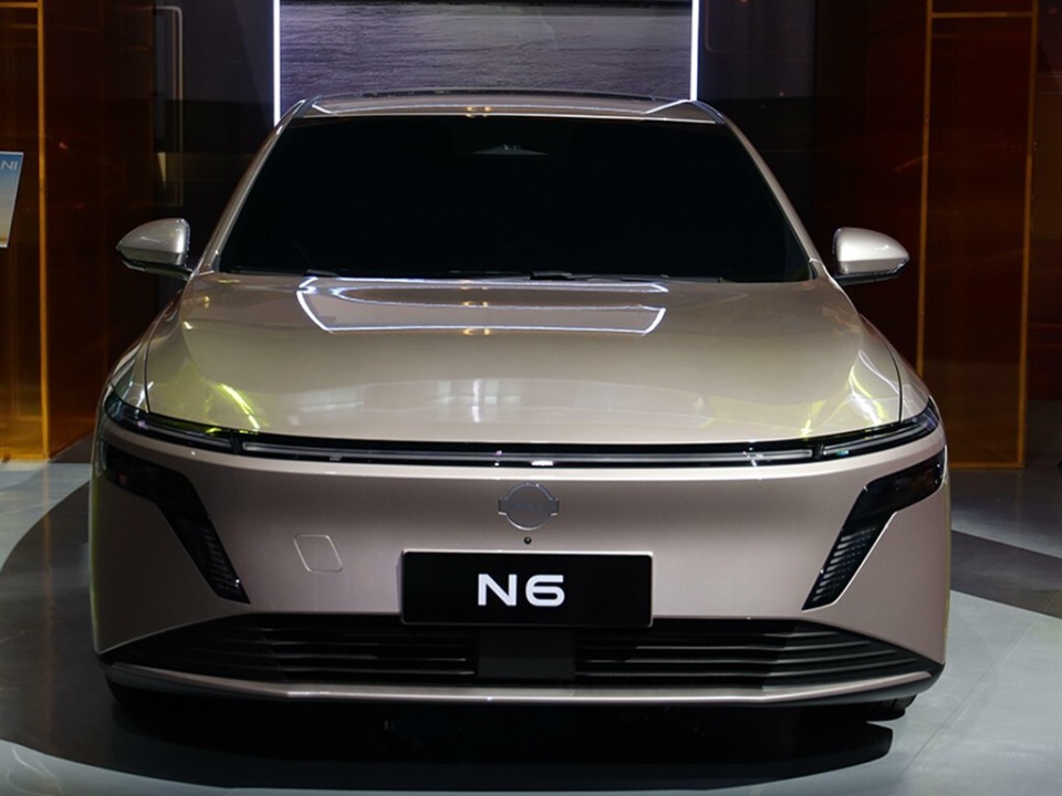 东风日产N6实车曝光！内外延续N7设计思路，又是新爆款？_腾讯新闻