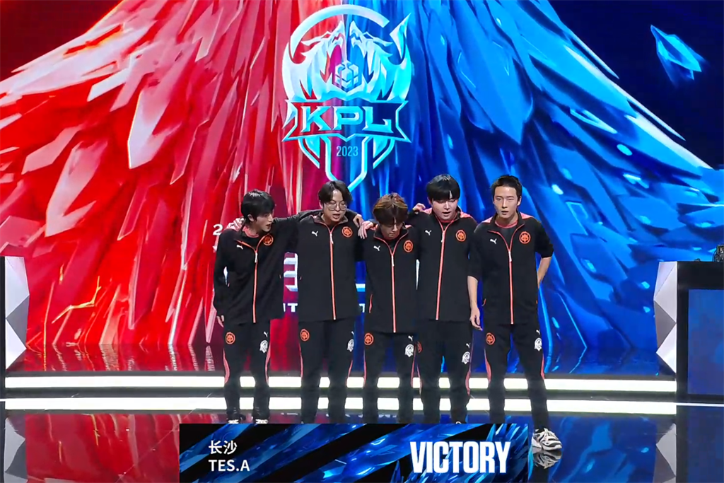 滔搏3比2险胜DYG，冰尘赢下老队友钎城，小义两局MVP成无用功