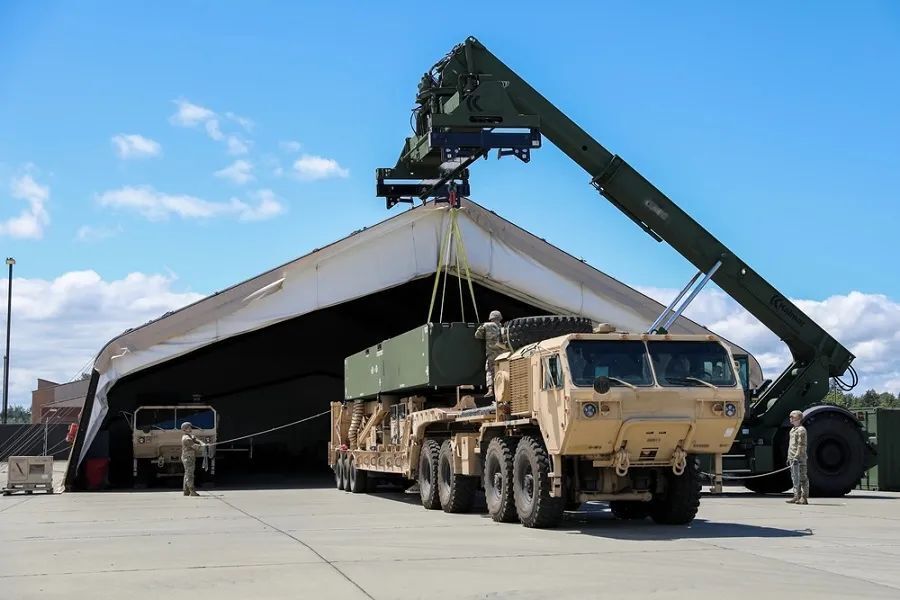 美国暗鹰导弹首次车载试射成功，成为美军首枚实用化高超音速导弹_腾讯新闻