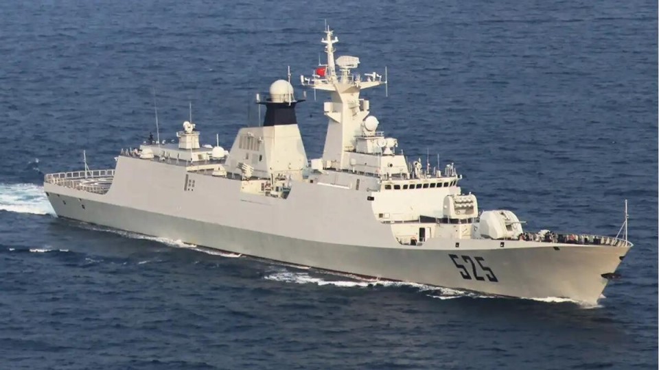 首舰下水15个月未见后续，海军只造两艘054B？“054C”才是未来？_腾讯新闻