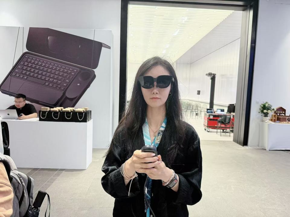 INAIR AI空间计算机发布：用眼镜的“空间屏幕”取代实体显示器_腾讯新闻