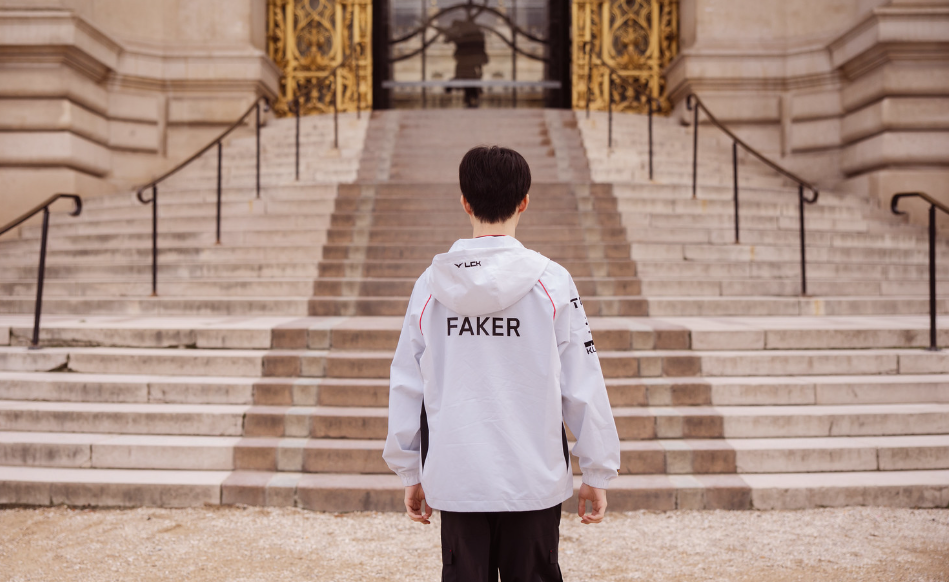 Faker加里奥英雄登场守护T1！T1 3-2战胜BLG夺得S14冠军_腾讯新闻