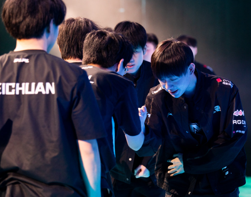 “不服LPL为RNG时光回溯！”TT教练赛后吐槽：摆烂是因为受到影响