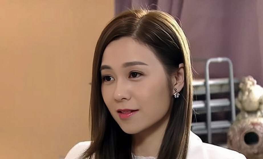 TVB前女星宣布和男友分手，离巢后陷经济困难，到茶餐厅兼职斩鸡_腾讯新闻