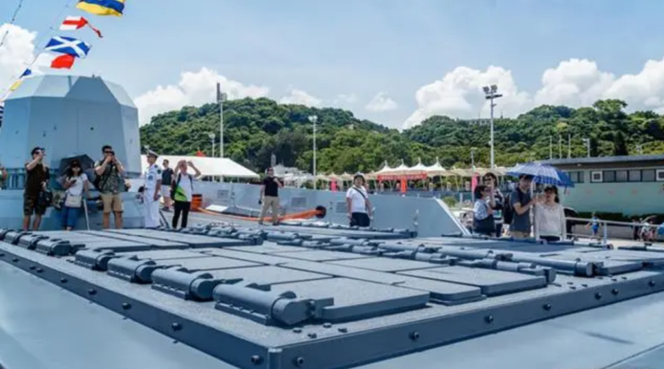 第六批次054A型海试，“馒头炮”取代76毫米炮，能容纳直-20F上舰_腾讯新闻